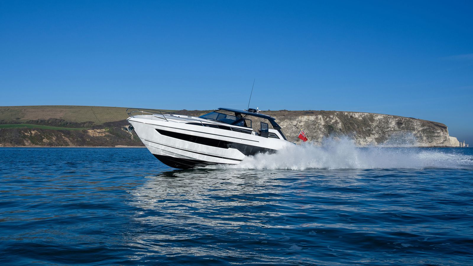 Sunseeker presents 17m Superhawk 55 at boot Düsseldorf